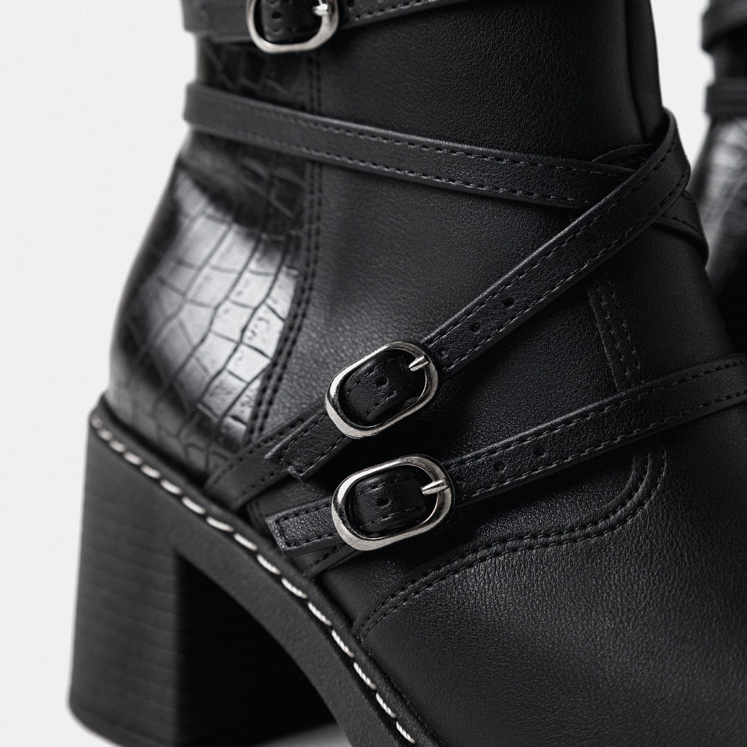 Bota Denise Cano Curto Salto Alto Preto - PICCADILLY